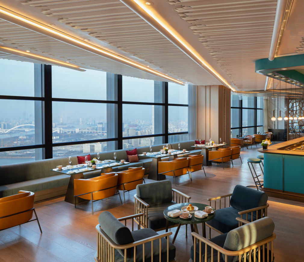 Emerald Lounge Day View - Red Bird Travel News