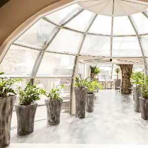 Best Hotel In Paris - Red Bird Travel News